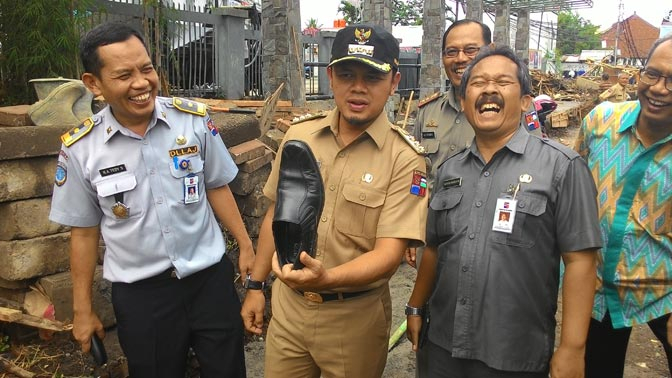 Bima Arya Pakai Sepatu Merek Kang Bima Shoes | KBR.ID - Tepercaya ...