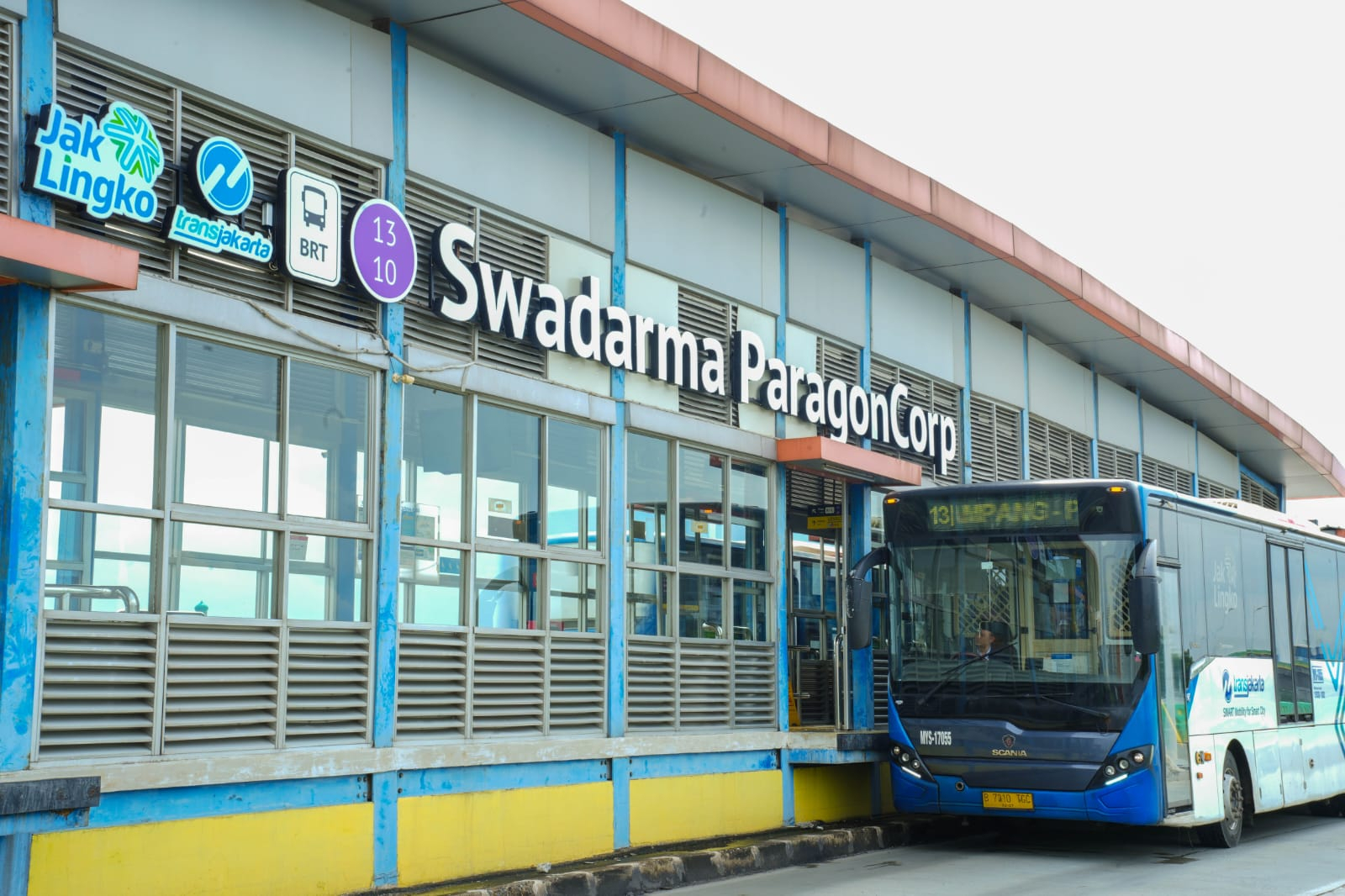 Revitalisasi Halte: Sinergi ParagonCorp & Transjakarta untuk ...