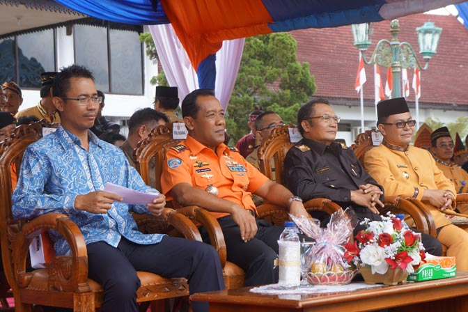 Air Asia Bakal Teruskan Pencarian Korban | KBR.ID - Tepercaya, membuka ...