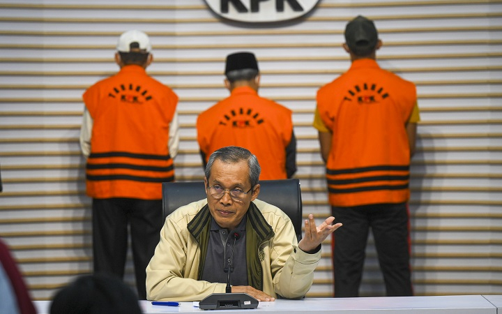 Terjaring OTT, Gubernur Bengkulu Rohidin Mersyah Diduga Peras Anak Buah untuk Pilkada | Berita ...