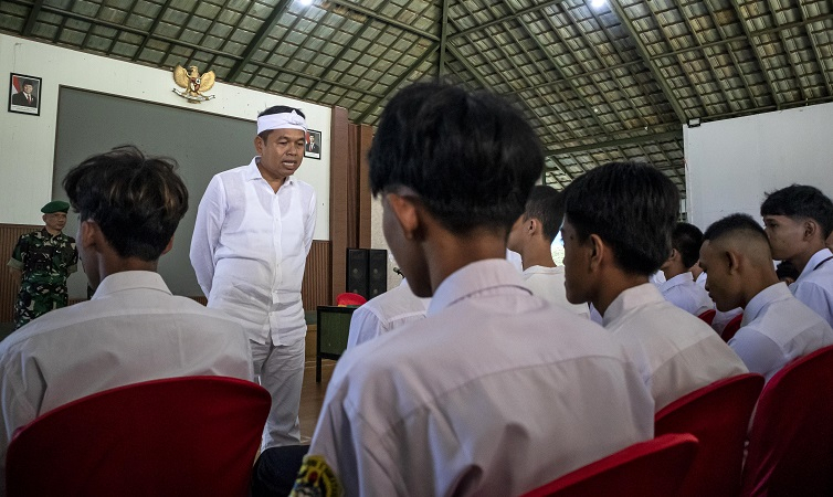 Pendidikan Barak Militer Ala Dedi Mulyadi Harus Dievaluasi, Jangan Hanya Demi Konten | Berita ...