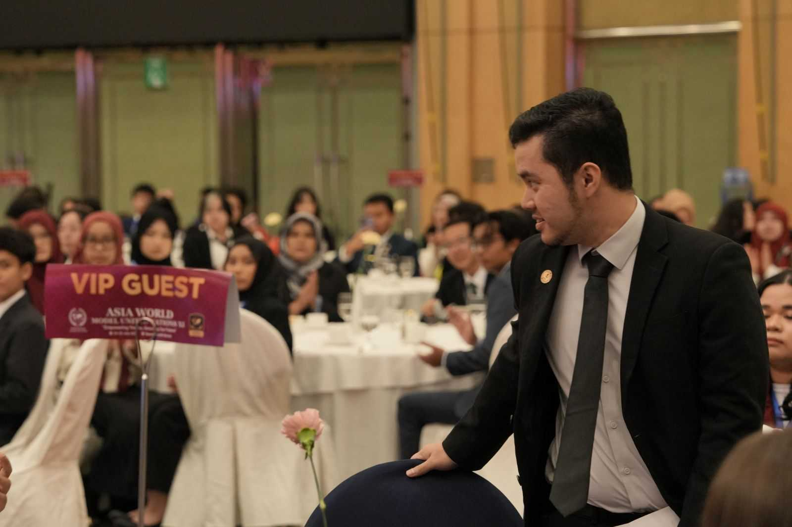 Rangkul 300 Delegasi Muda dari 40 Negara, AWMUN XI Resmi Dimulai Untuk ...