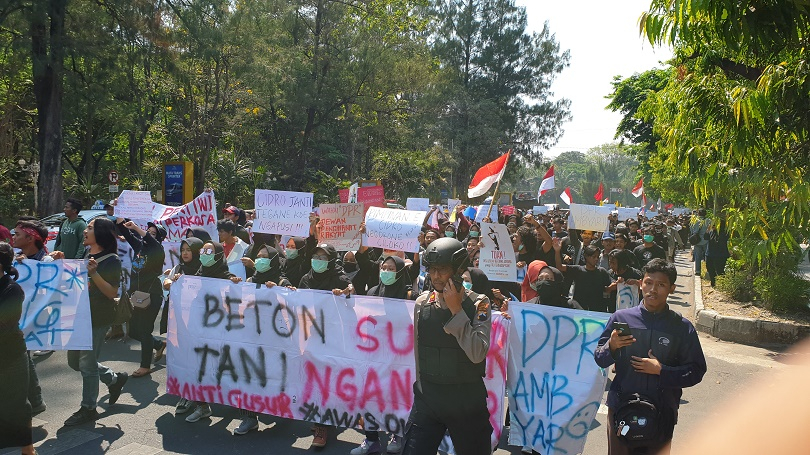 Ribuan Mahasiswa Solo Demo Tolak RUU Bermasalah | KBR.ID - Tepercaya ...